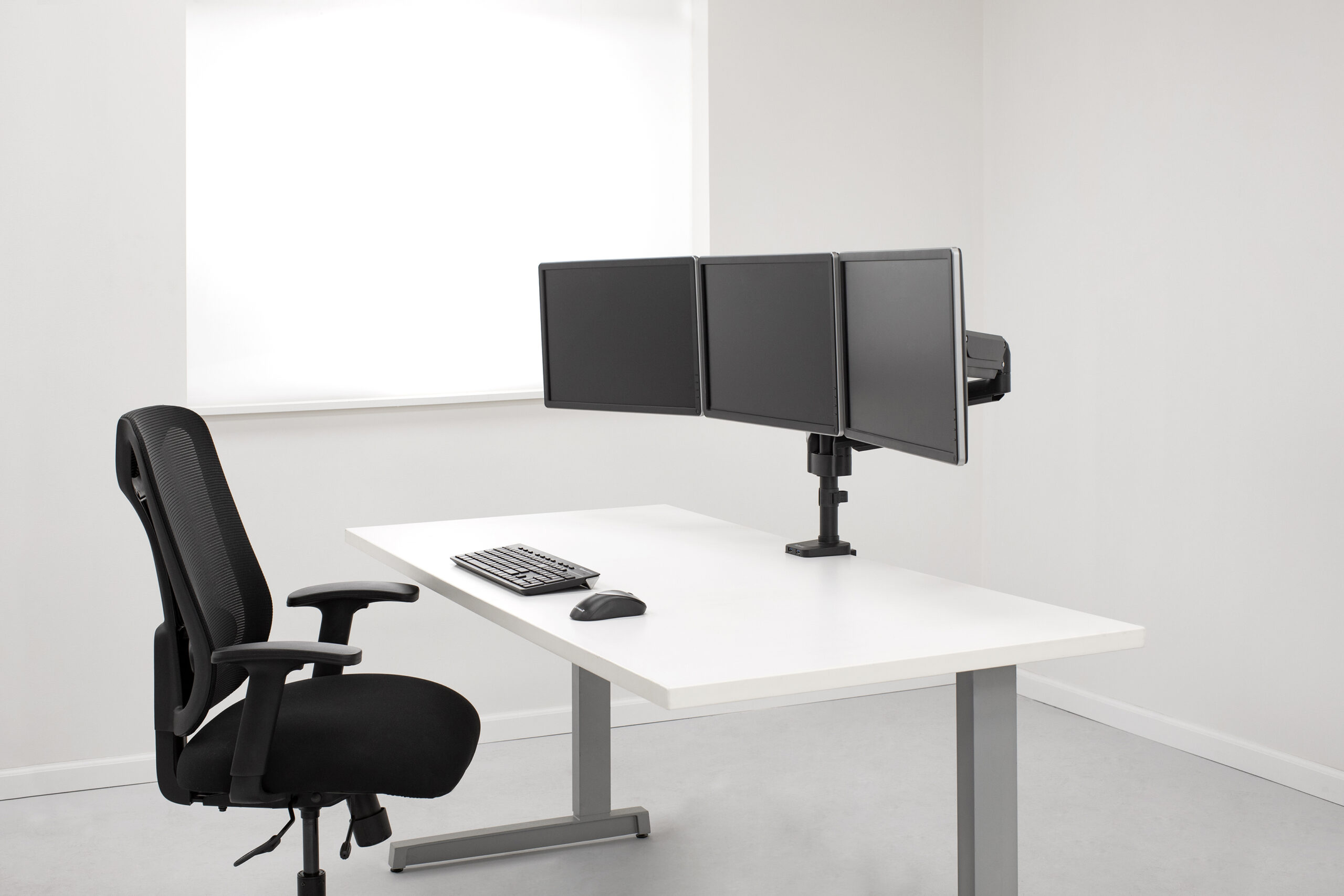 Triple Monitor Arm: The Solution for Multitasking | Fellowes